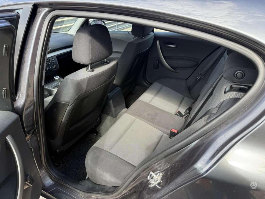 Pelēks BMW 118 2006 Ukmergė, ar dzinēja tilpumu 2.00 L un nobraukumu 295 tūkst. km par 2200 €, foto 9 vietnē AUTOMOTO.COM.LV
