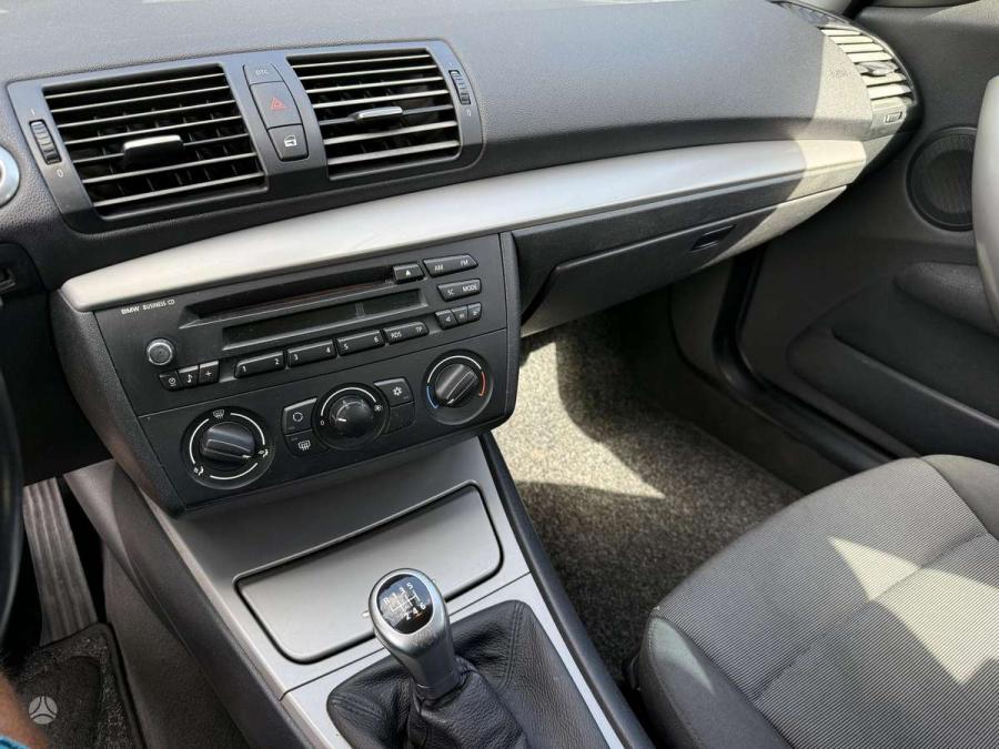 Pelēks BMW 118 2006 Ukmergė, ar dzinēja tilpumu 2.00 L un nobraukumu 295 tūkst. km par 2200 €, foto 10 vietnē AUTOMOTO.COM.LV