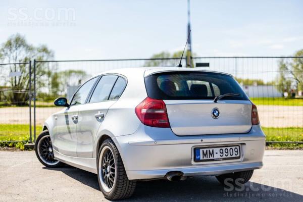 Grey BMW 118 2007 in Riga, with an engine capacity of 2.00 L and mileage of 341 thousand km for 3490 €, photo 7 on AUTOMOTO.COM.LV