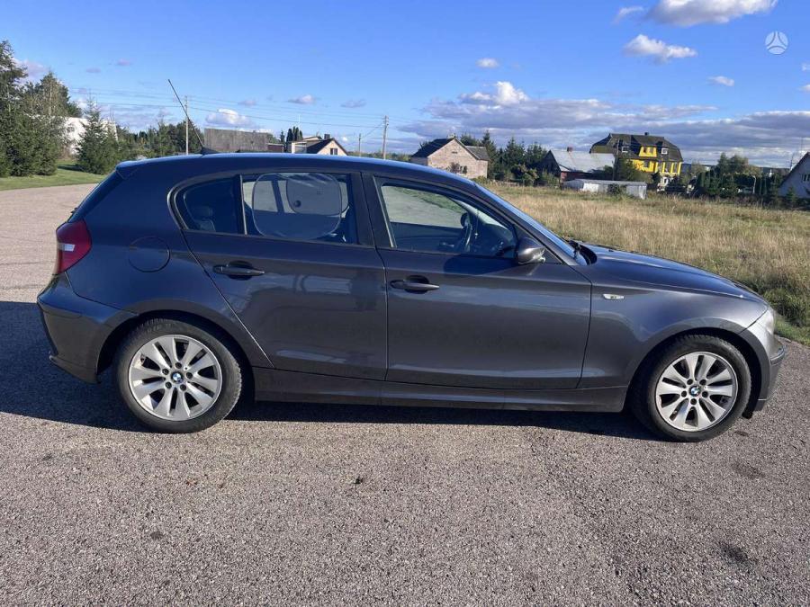Pelēks BMW 118 2007 Vilkaviškis, ar dzinēja tilpumu 0.00 L un nobraukumu 302 tūkst. km par 2600 €, foto 3 vietnē AUTOMOTO.COM.LV