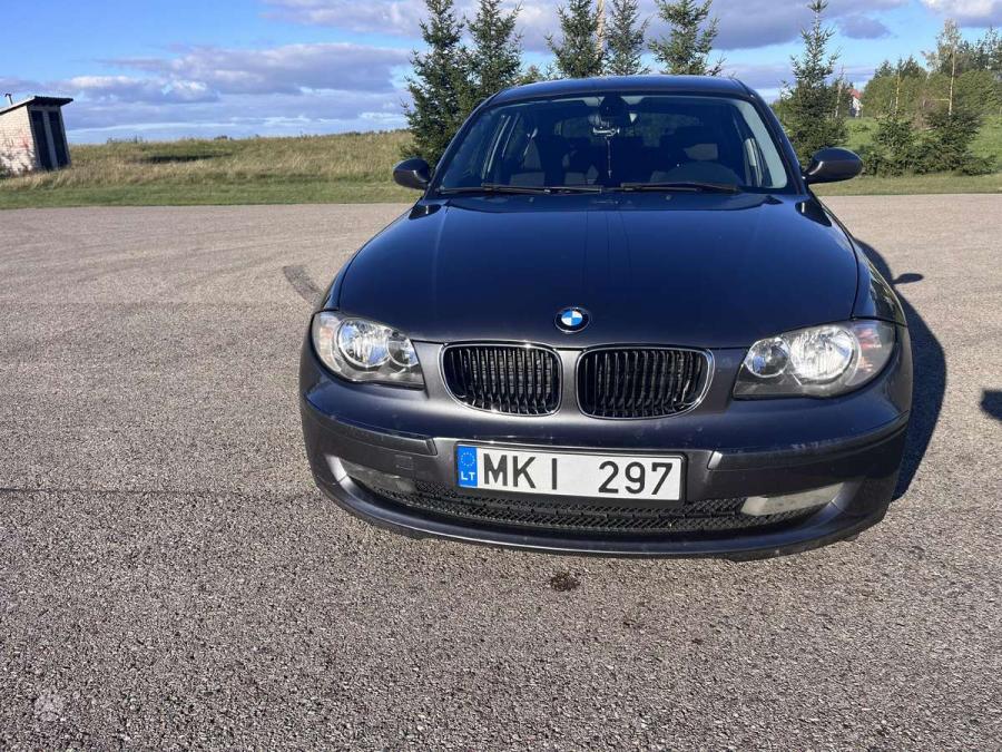 Pelēks BMW 118 2007 Vilkaviškis, ar dzinēja tilpumu 0.00 L un nobraukumu 302 tūkst. km par 2600 €, foto 4 vietnē AUTOMOTO.COM.LV