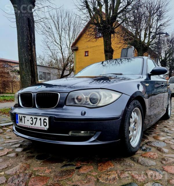 Grey BMW 118 2007 in Jelgava, with an engine capacity of 2.00 L and mileage of 300 thousand km for 3350 €, photo 2 on AUTOMOTO.COM.LV