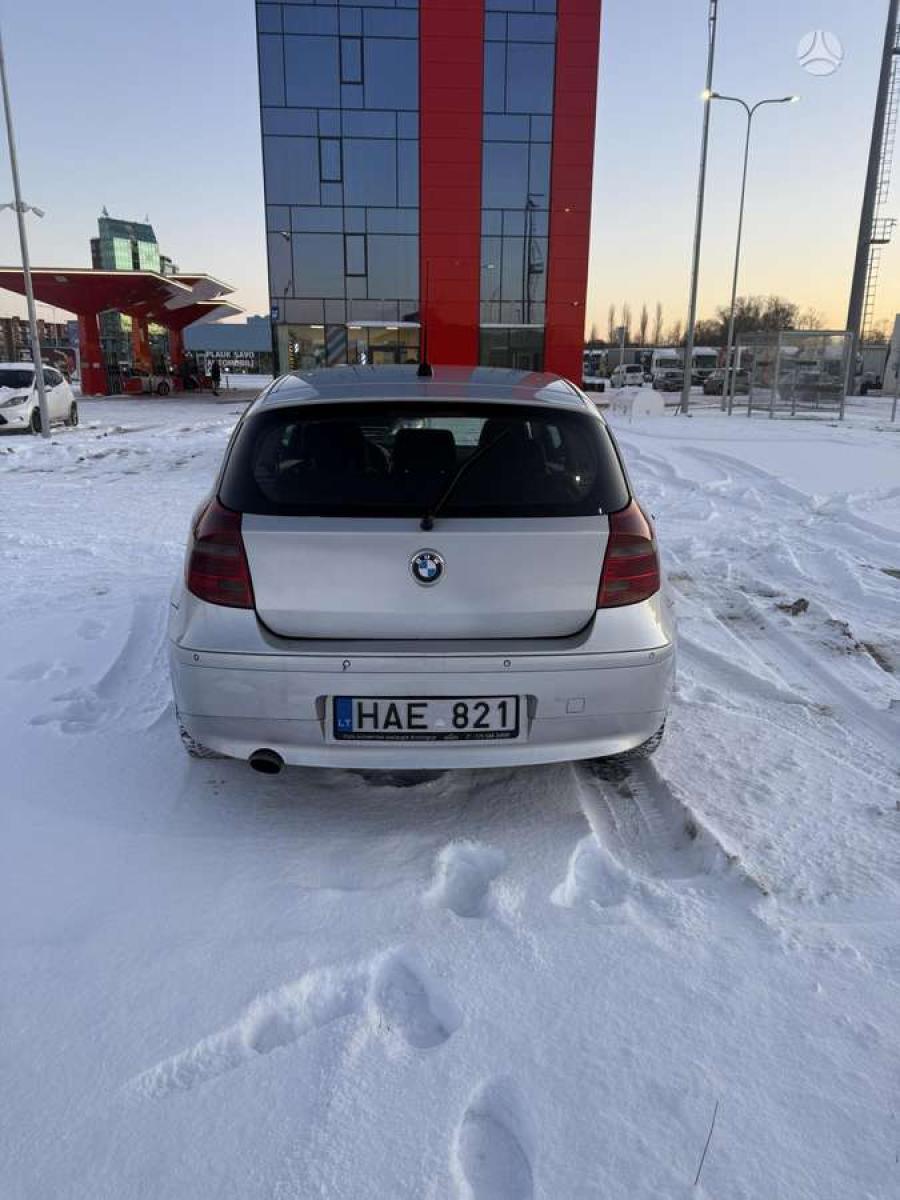 Grey BMW 118 2007 in Klaipeda, with an engine capacity of 2.00 L and mileage of 294 thousand km for 1600 €, photo 3 on AUTOMOTO.COM.LV