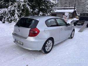 Pelēks BMW 118 2007 Liepāja, ar dzinēja tilpumu 1.80 L un nobraukumu 293 tūkst. km par 2000 €, foto 3 vietnē AUTOMOTO.COM.LV