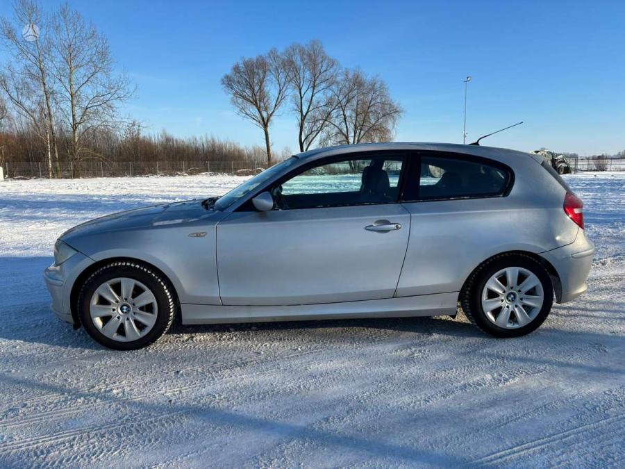 Grey BMW 118 2007 in Marijampole, with an engine capacity of 2.00 L and mileage of 212 thousand km for 2350 €, photo 4 on AUTOMOTO.COM.LV