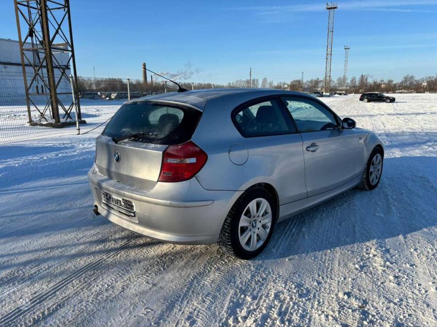 Grey BMW 118 2007 in Marijampole, with an engine capacity of 2.00 L and mileage of 212 thousand km for 2350 €, photo 7 on AUTOMOTO.COM.LV