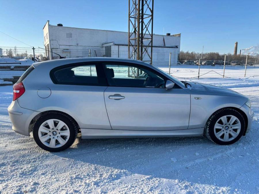 Grey BMW 118 2007 in Marijampole, with an engine capacity of 2.00 L and mileage of 212 thousand km for 2350 €, photo 8 on AUTOMOTO.COM.LV