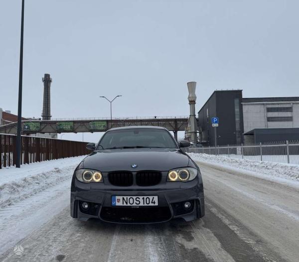 Pelēks BMW 118 2007 Marijampole, ar dzinēja tilpumu 2.00 L un nobraukumu 280 tūkst. km par 4200 €, foto 2 vietnē AUTOMOTO.COM.LV