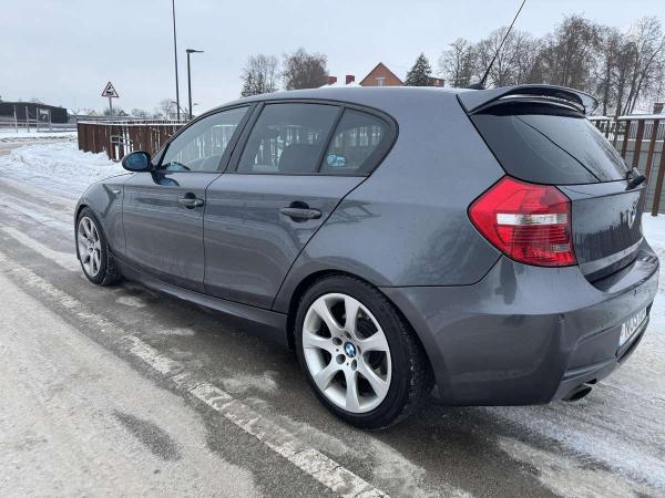 Pelēks BMW 118 2007 Marijampole, ar dzinēja tilpumu 2.00 L un nobraukumu 280 tūkst. km par 4200 €, foto 6 vietnē AUTOMOTO.COM.LV