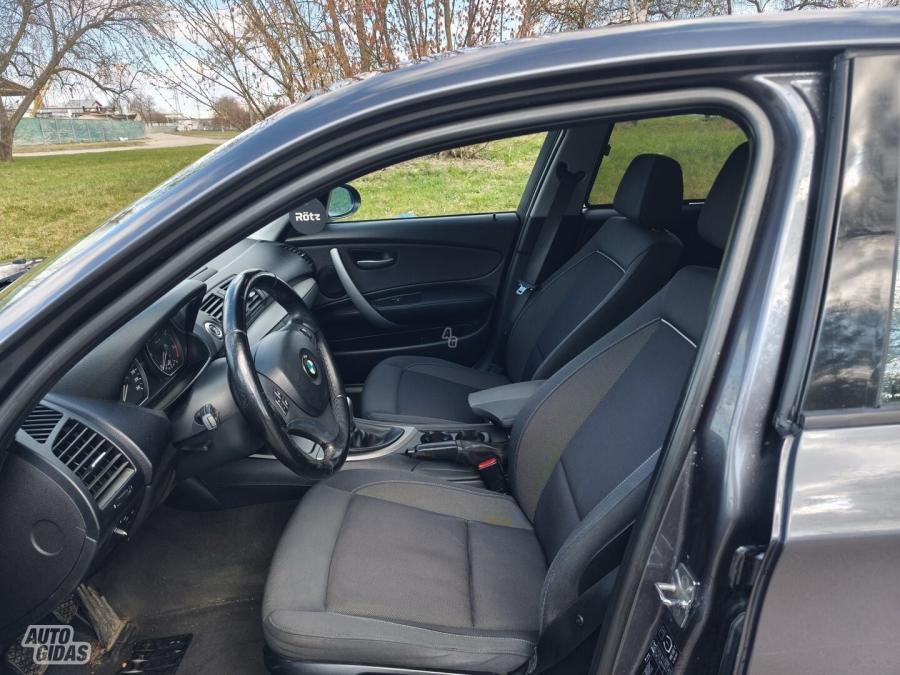 Pelēks BMW 118 2007 Marijampole, ar dzinēja tilpumu 2.00 L un nobraukumu 263 tūkst. km par 2399 €, foto 14 vietnē AUTOMOTO.COM.LV