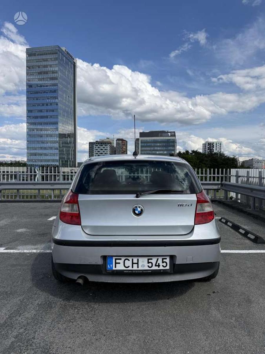 Pelēks BMW 118 2007 Viļņa, ar dzinēja tilpumu 2.00 L un nobraukumu 178 tūkst. km par 2670 €, foto 3 vietnē AUTOMOTO.COM.LV