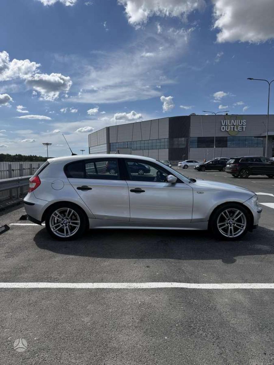 Pelēks BMW 118 2007 Viļņa, ar dzinēja tilpumu 2.00 L un nobraukumu 178 tūkst. km par 2670 €, foto 7 vietnē AUTOMOTO.COM.LV