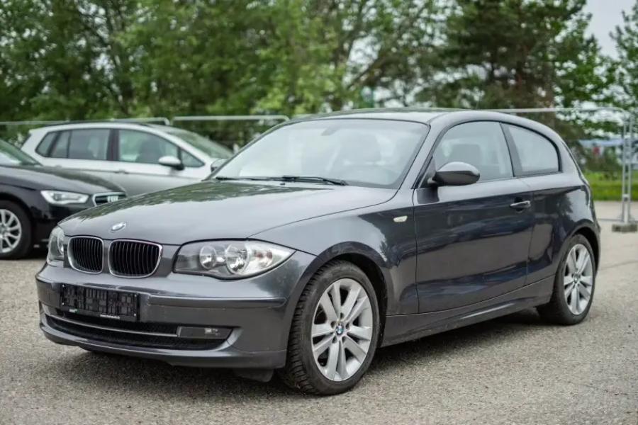 Pelēks BMW 118 2007 Liepāja, ar dzinēja tilpumu 2.00 L un nobraukumu 171 tūkst. km par 5850 €, foto 1 vietnē AUTOMOTO.COM.LV