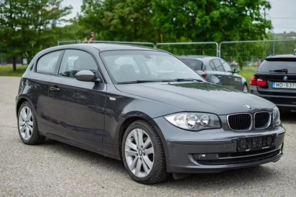 Grey BMW 118 2007 in Liepaja, with an engine capacity of 2.00 L and mileage of 171 thousand km for 5850 €, photo 5 on AUTOMOTO.COM.LV