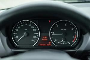 Pelēks BMW 118 2007 Liepāja, ar dzinēja tilpumu 2.00 L un nobraukumu 171 tūkst. km par 5850 €, foto 14 vietnē AUTOMOTO.COM.LV