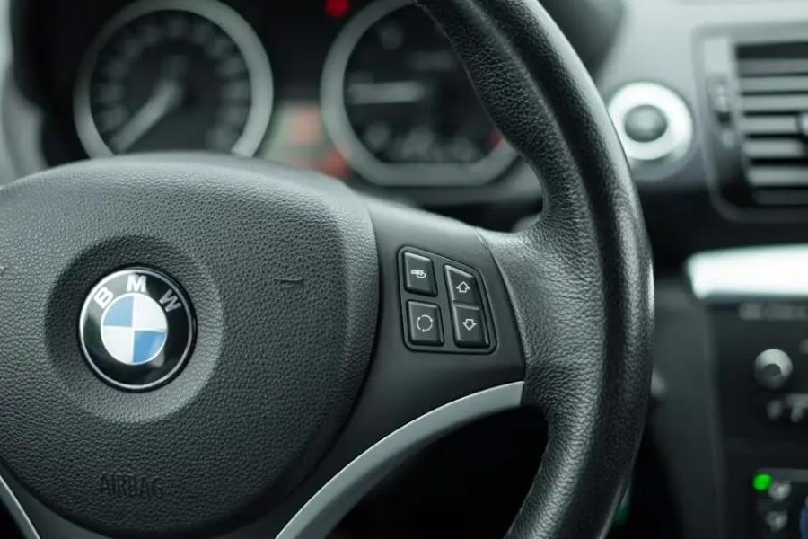 Pelēks BMW 118 2007 Liepāja, ar dzinēja tilpumu 2.00 L un nobraukumu 171 tūkst. km par 5850 €, foto 20 vietnē AUTOMOTO.COM.LV
