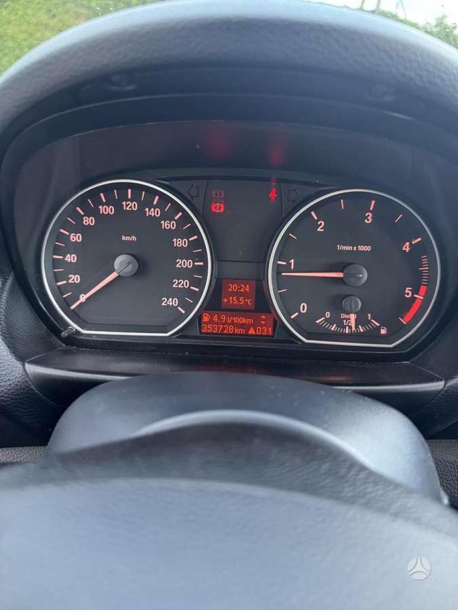 Pelēks BMW 118 2007 Kauņa, ar dzinēja tilpumu 0.00 L un nobraukumu 354 tūkst. km par 2700 €, foto 9 vietnē AUTOMOTO.COM.LV
