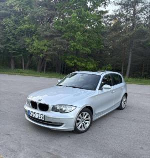 Grey BMW 118 2007 in Kaunas, with an engine capacity of 2.00 L and mileage of 246 thousand km for 2700 €, photo  on AUTOMOTO.COM.LV