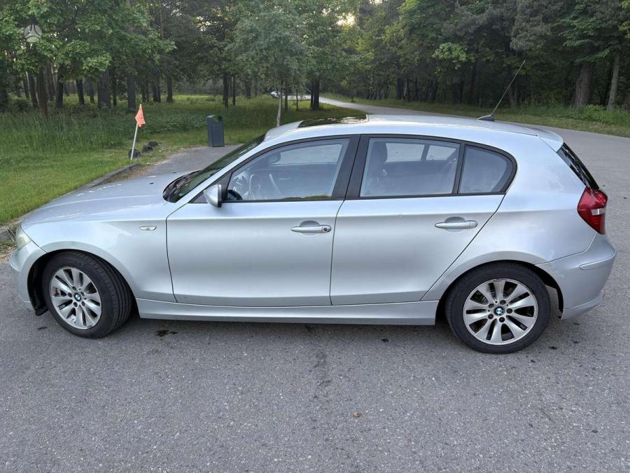 Grey BMW 118 2007 in Kaunas, with an engine capacity of 2.00 L and mileage of 246 thousand km for 2700 €, photo 4 on AUTOMOTO.COM.LV