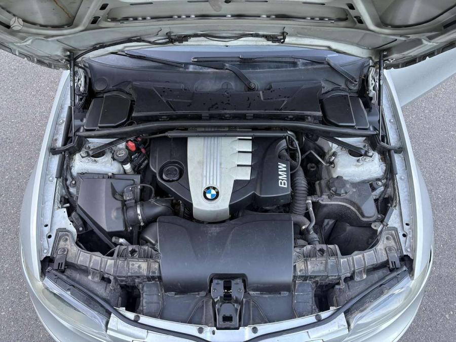 Grey BMW 118 2007 in Kaunas, with an engine capacity of 2.00 L and mileage of 246 thousand km for 2700 €, photo 14 on AUTOMOTO.COM.LV