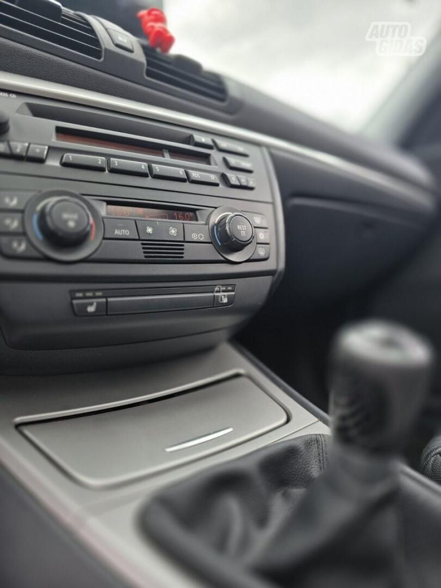 Grey BMW 118 2007 in Vilnius, with an engine capacity of 2.00 L and mileage of 280 thousand km for 4200 €, photo 10 on AUTOMOTO.COM.LV