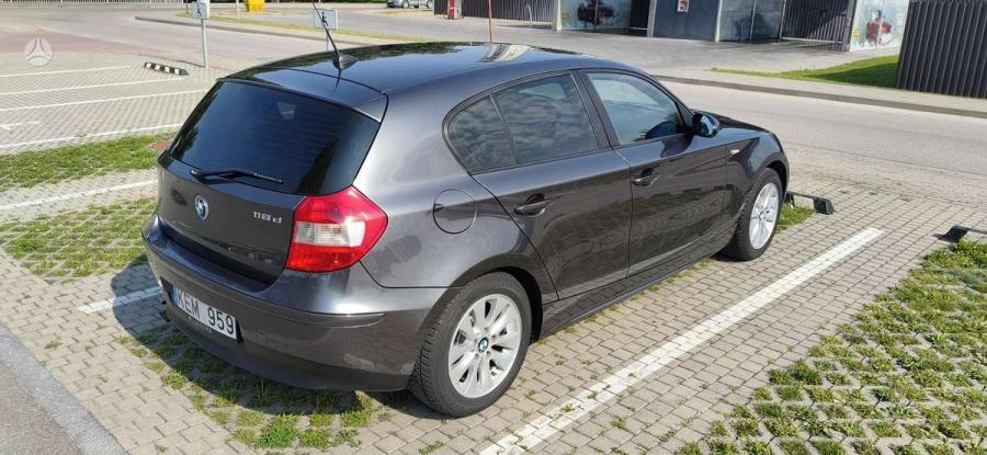 Pelēks BMW 118 2007 Vilkaviškis, ar dzinēja tilpumu 2.00 L un nobraukumu 192 tūkst. km par 4100 €, foto 7 vietnē AUTOMOTO.COM.LV