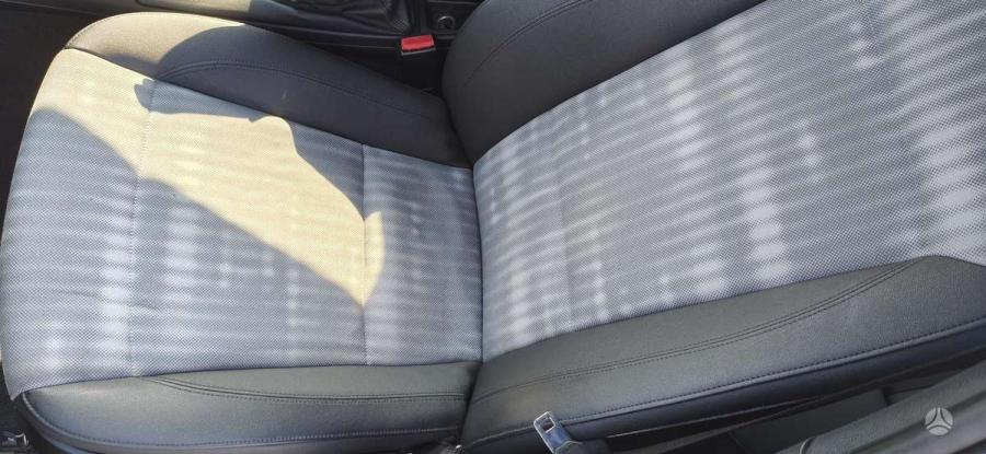 Pelēks BMW 118 2007 Vilkaviškis, ar dzinēja tilpumu 2.00 L un nobraukumu 192 tūkst. km par 4100 €, foto 12 vietnē AUTOMOTO.COM.LV