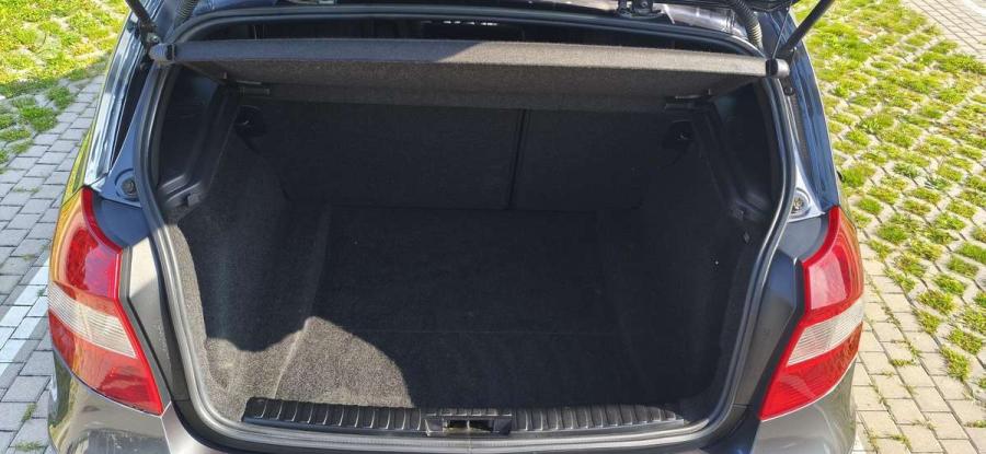 Pelēks BMW 118 2007 Vilkaviškis, ar dzinēja tilpumu 2.00 L un nobraukumu 192 tūkst. km par 4100 €, foto 16 vietnē AUTOMOTO.COM.LV