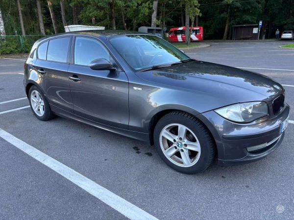 Pelēks BMW 118 2007 Kauņa, ar dzinēja tilpumu 2.00 L un nobraukumu 281 tūkst. km par 2890 €, foto 1 vietnē AUTOMOTO.COM.LV