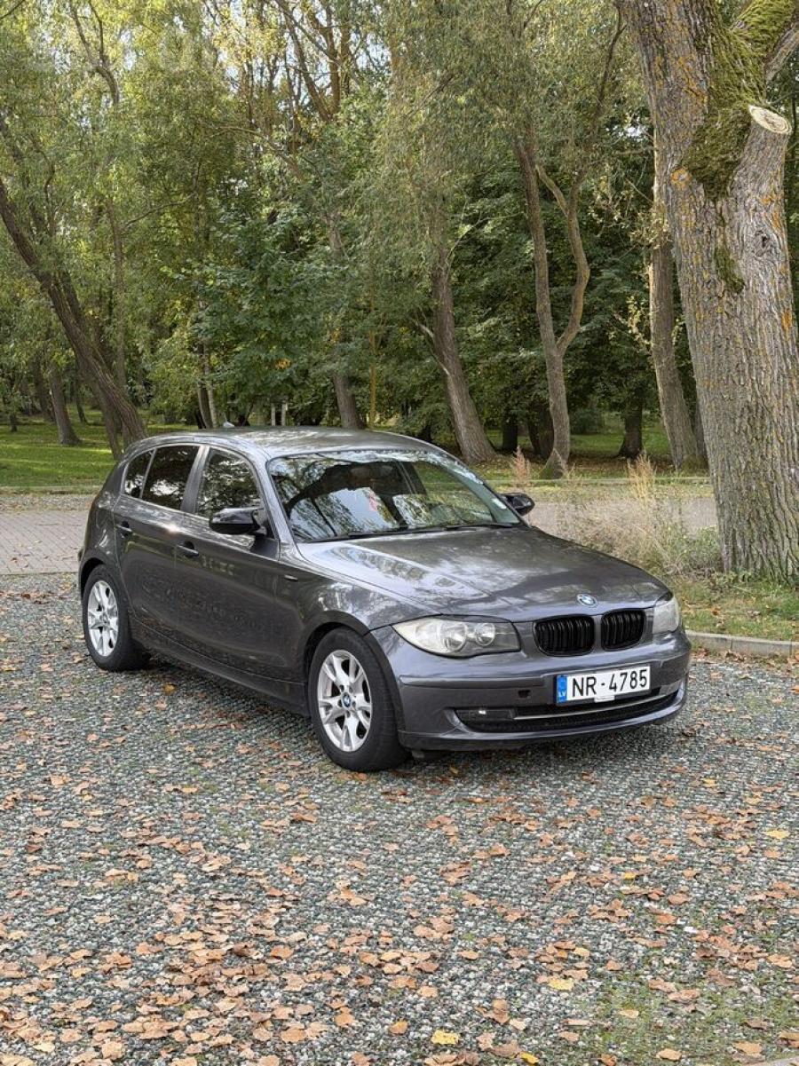 Pelēks BMW 118 2007 Liepāja, ar dzinēja tilpumu 2.00 L un nobraukumu 295 tūkst. km par 2650 €, foto 1 vietnē AUTOMOTO.COM.LV