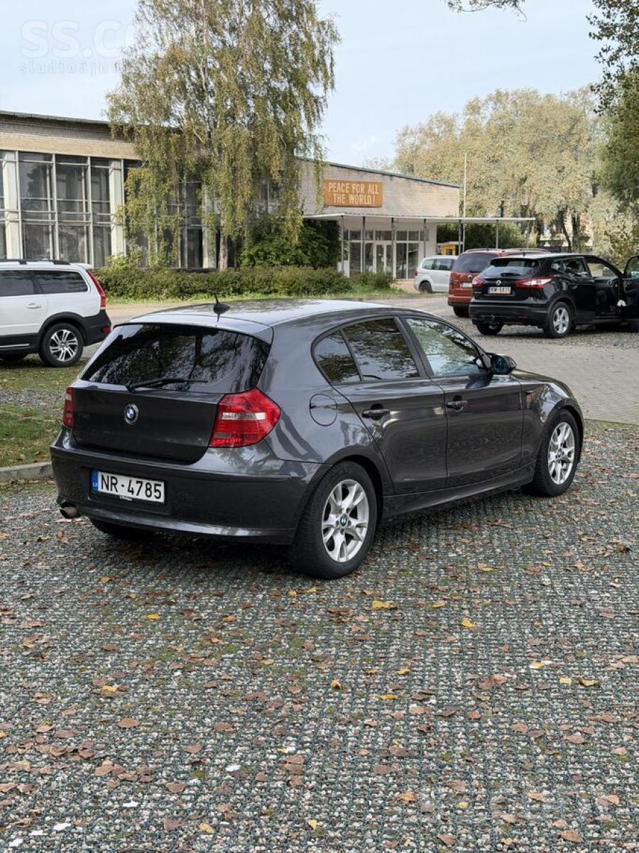 Pelēks BMW 118 2007 Liepāja, ar dzinēja tilpumu 2.00 L un nobraukumu 295 tūkst. km par 2650 €, foto 4 vietnē AUTOMOTO.COM.LV