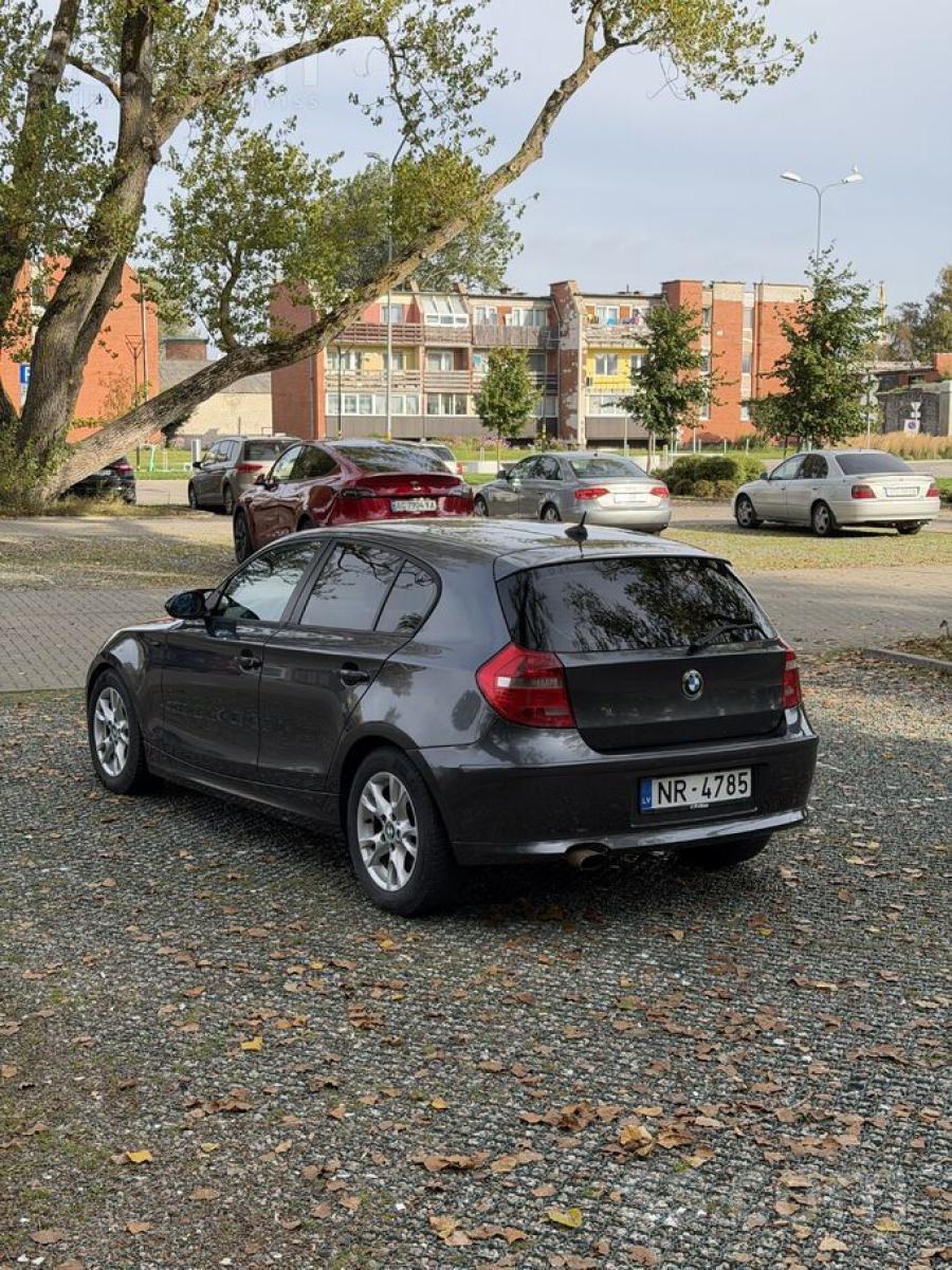 Pelēks BMW 118 2007 Liepāja, ar dzinēja tilpumu 2.00 L un nobraukumu 295 tūkst. km par 2650 €, foto 5 vietnē AUTOMOTO.COM.LV