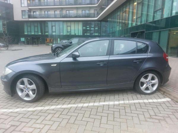 Grey BMW 118 2008 in Vilnius, with an engine capacity of 2.00 L and mileage of 333 thousand km for 2990 €, photo 1 on AUTOMOTO.COM.LV
