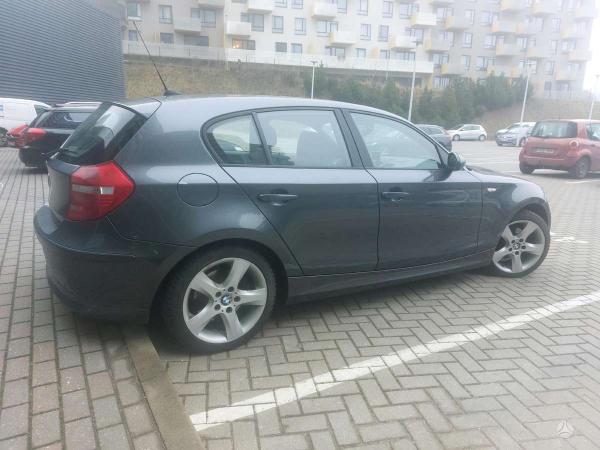 Grey BMW 118 2008 in Vilnius, with an engine capacity of 2.00 L and mileage of 333 thousand km for 2990 €, photo 2 on AUTOMOTO.COM.LV
