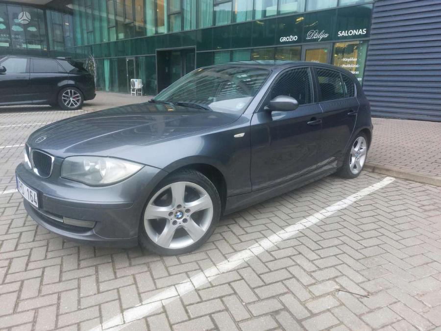 Grey BMW 118 2008 in Vilnius, with an engine capacity of 2.00 L and mileage of 333 thousand km for 2990 €, photo 3 on AUTOMOTO.COM.LV
