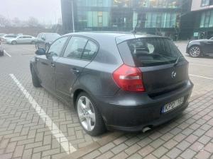 Grey BMW 118 2008 in Vilnius, with an engine capacity of 2.00 L and mileage of 333 thousand km for 2990 €, photo 5 on AUTOMOTO.COM.LV