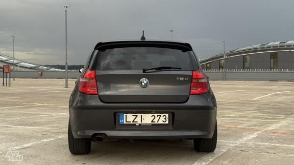 Grey BMW 118 2008 in Vilnius, with an engine capacity of 2.00 L and mileage of 440 thousand km for 2500 €, photo 6 on AUTOMOTO.COM.LV
