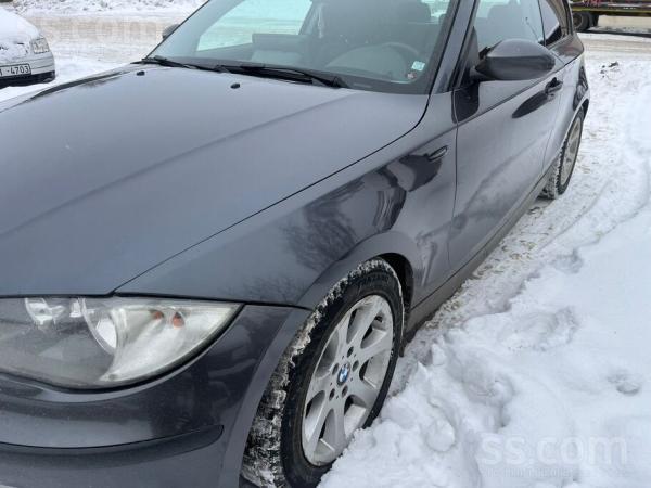 Grey BMW 118 2008 in Liepaja, with an engine capacity of 2.00 L and mileage of 374 thousand km for 2500 €, photo 1 on AUTOMOTO.COM.LV