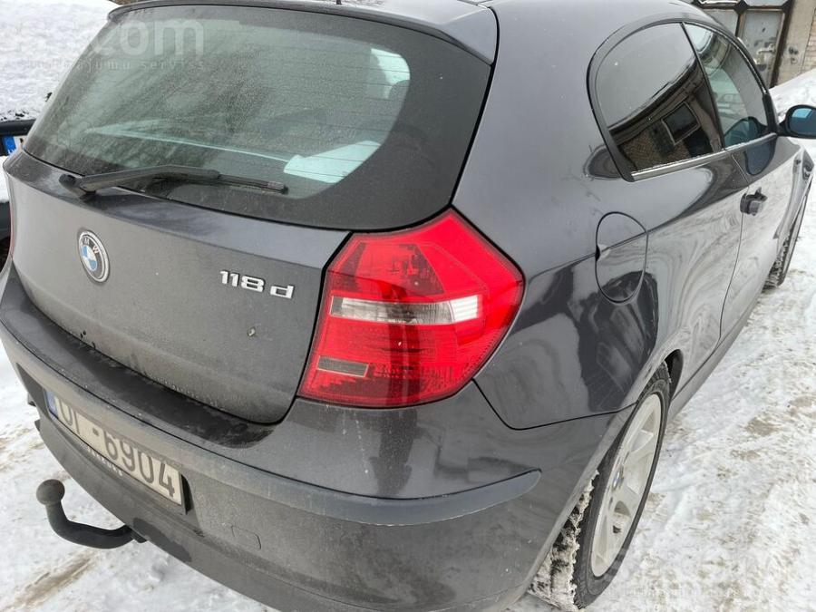 Grey BMW 118 2008 in Liepaja, with an engine capacity of 2.00 L and mileage of 374 thousand km for 2500 €, photo 3 on AUTOMOTO.COM.LV