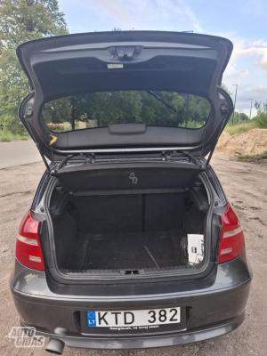 Grey BMW 118 2008 in Alytus, with an engine capacity of 2.00 L and mileage of 321 thousand km for 3000 €, photo 3 on AUTOMOTO.COM.LV