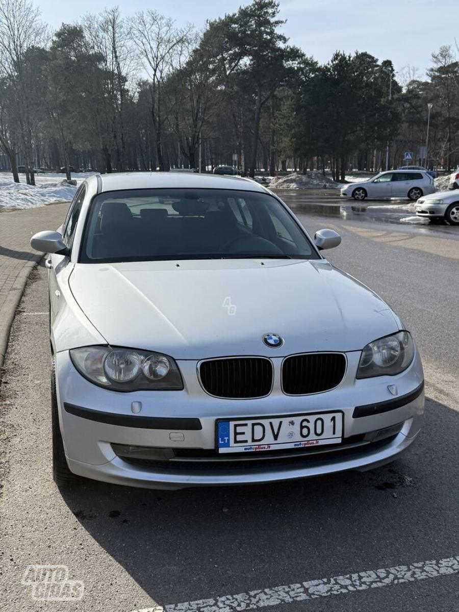 Grey BMW 118 2008 in Klaipeda, with an engine capacity of 2.00 L and mileage of 288 thousand km for 3950 €, photo 1 on AUTOMOTO.COM.LV