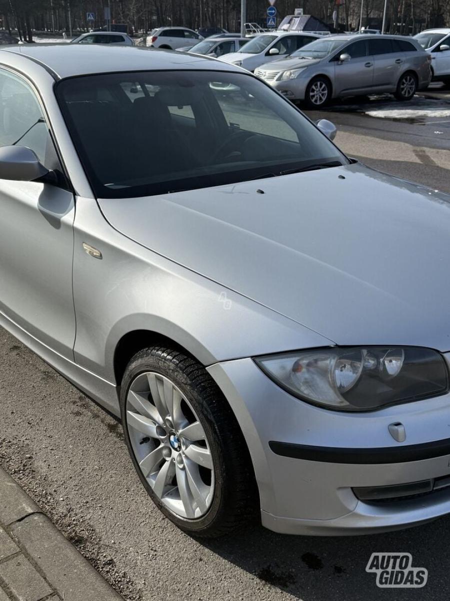 Grey BMW 118 2008 in Klaipeda, with an engine capacity of 2.00 L and mileage of 288 thousand km for 3950 €, photo 3 on AUTOMOTO.COM.LV