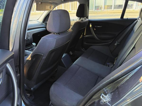 Grey BMW 118 2008 in Marijampole, with an engine capacity of 2.00 L and mileage of 273 thousand km for 2999 €, photo 10 on AUTOMOTO.COM.LV