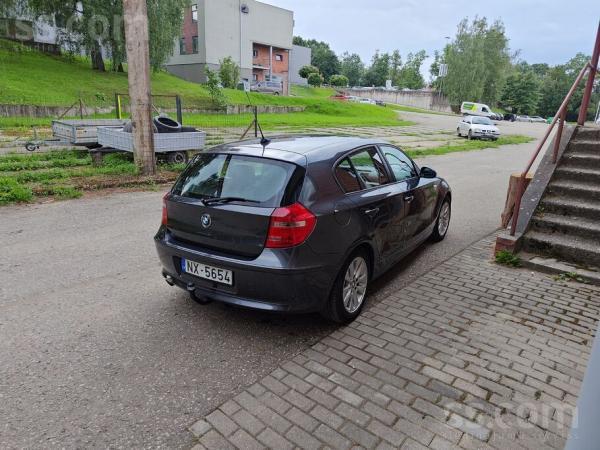 Grey BMW 118 2008 in Cesis, with an engine capacity of 2.00 L and mileage of 249 thousand km for 4800 €, photo 2 on AUTOMOTO.COM.LV