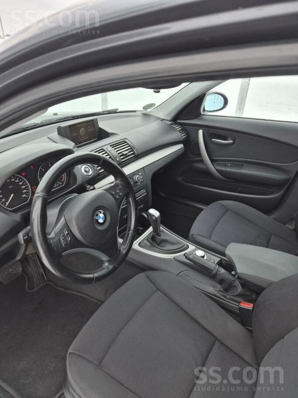 Grey BMW 118 2008 in Cesis, with an engine capacity of 2.00 L and mileage of 249 thousand km for 4800 €, photo 4 on AUTOMOTO.COM.LV
