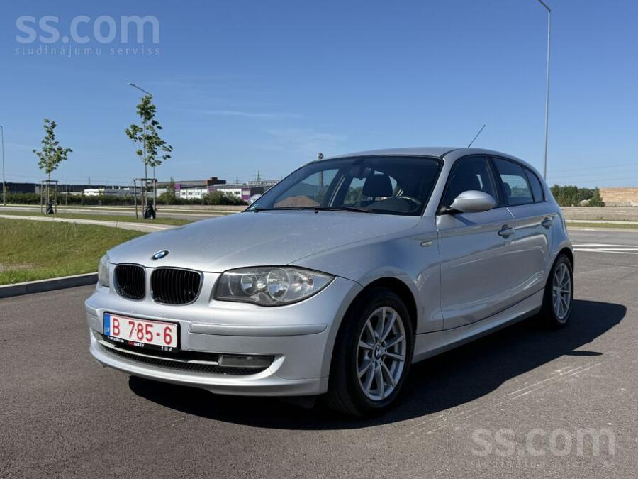 Grey BMW 118 2008 in Liepaja, with an engine capacity of 2.00 L and mileage of 283 thousand km for 3800 €, photo 1 on AUTOMOTO.COM.LV