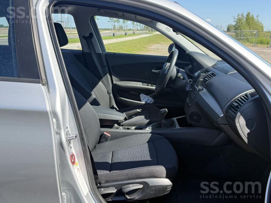Grey BMW 118 2008 in Liepaja, with an engine capacity of 2.00 L and mileage of 283 thousand km for 3800 €, photo 13 on AUTOMOTO.COM.LV