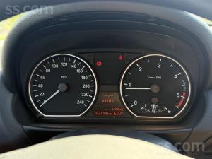 Grey BMW 118 2008 in Liepaja, with an engine capacity of 2.00 L and mileage of 283 thousand km for 3800 €, photo 19 on AUTOMOTO.COM.LV