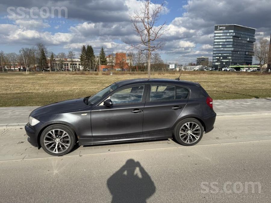Pelēks BMW 118 2008 Rīga, ar dzinēja tilpumu 2.00 L un nobraukumu 219 tūkst. km par 1500 €, foto 3 vietnē AUTOMOTO.COM.LV
