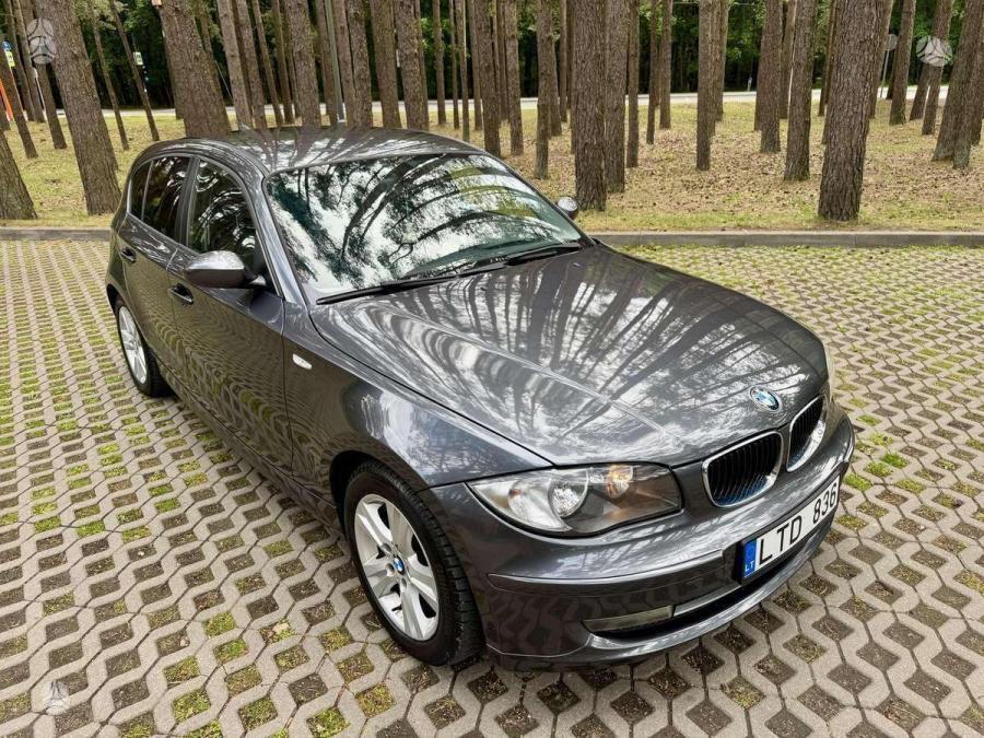 Pelēks BMW 118 2008 Kauņa, ar dzinēja tilpumu 2.00 L un nobraukumu 230 tūkst. km par 3999 €, foto 3 vietnē AUTOMOTO.COM.LV